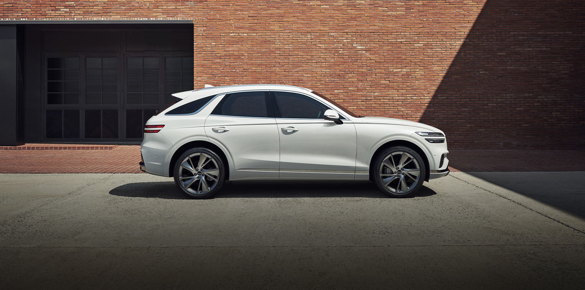 GENESIS GV70 - Luxury Midsize SUV | GENESIS Indonesia