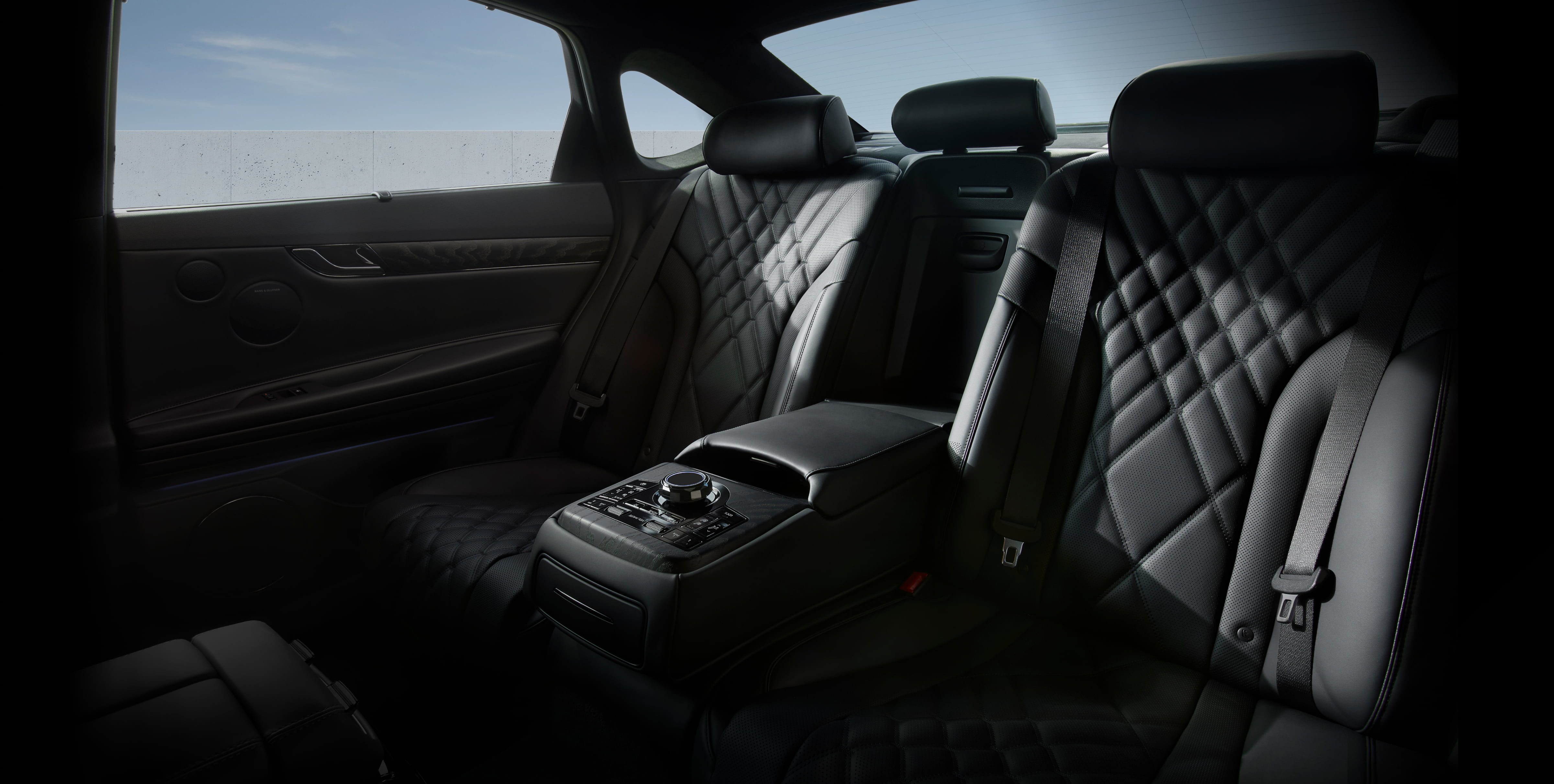 GENESIS - G80 Black | Genesis