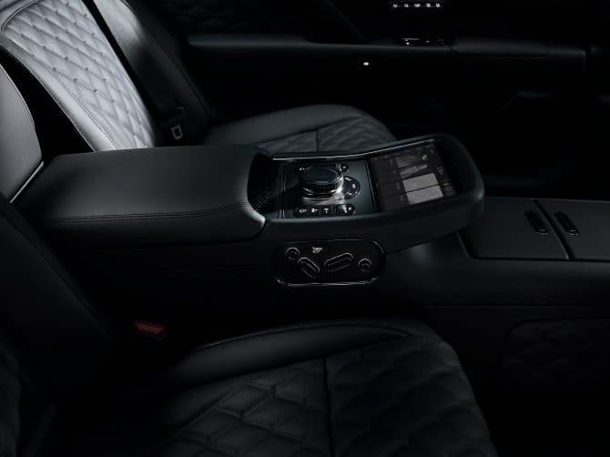 GENESIS G90 Long Wheel Base Black - Luxury SEDAN | GENESIS | GENESIS