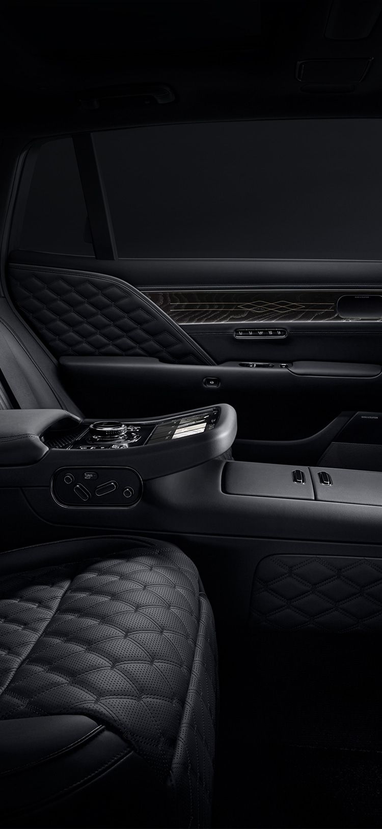 GENESIS G90 Long Wheel Base Black - Luxury SEDAN | GENESIS | GENESIS