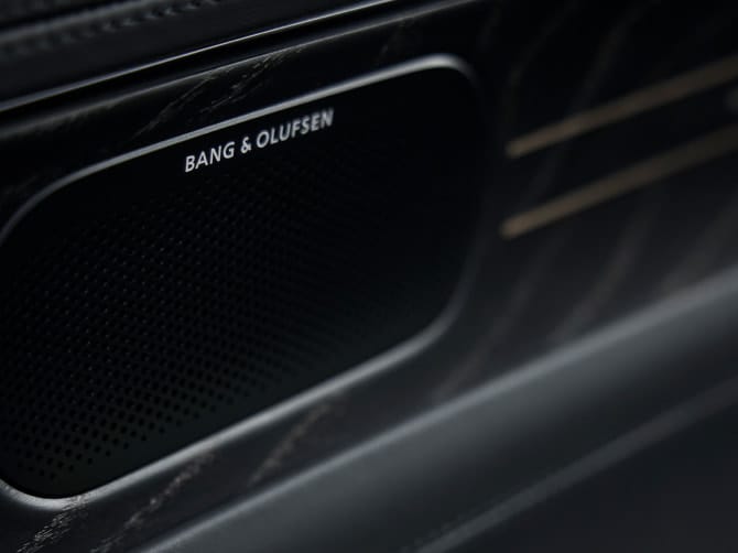 GENESIS G90 Long Wheel Base Black - Luxury SEDAN | GENESIS | GENESIS