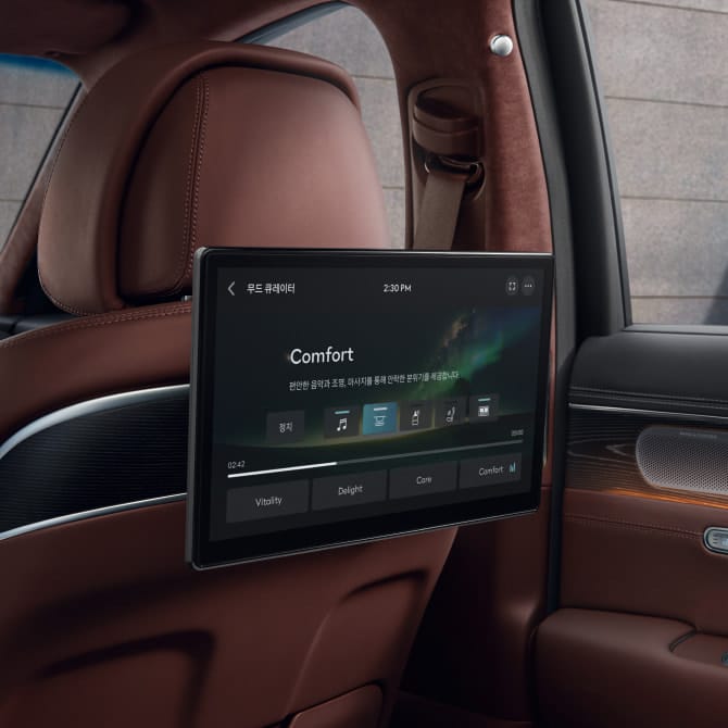 GENESIS G90 Long Wheel Base — Luxury Fullsize Sedan | GENESIS