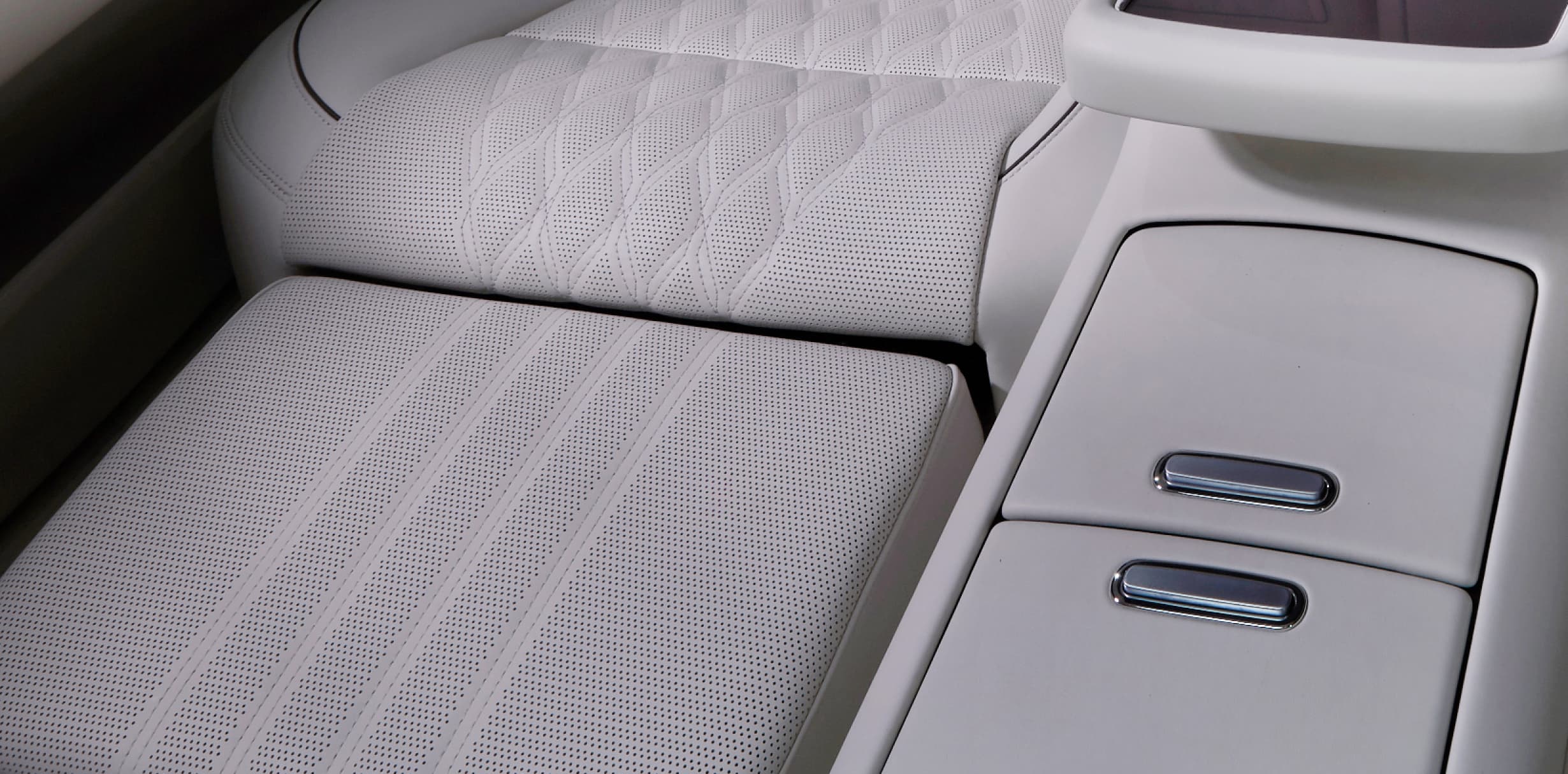 GENESIS G90 Long Wheel Base — Luxury Fullsize Sedan | GENESIS