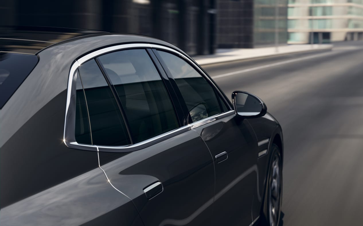 GENESIS G90 Long Wheel Base — Luxury Fullsize Sedan | GENESIS