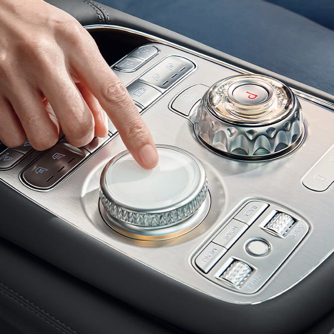 GENESIS G90 Long Wheel Base — Luxury Fullsize Sedan | GENESIS