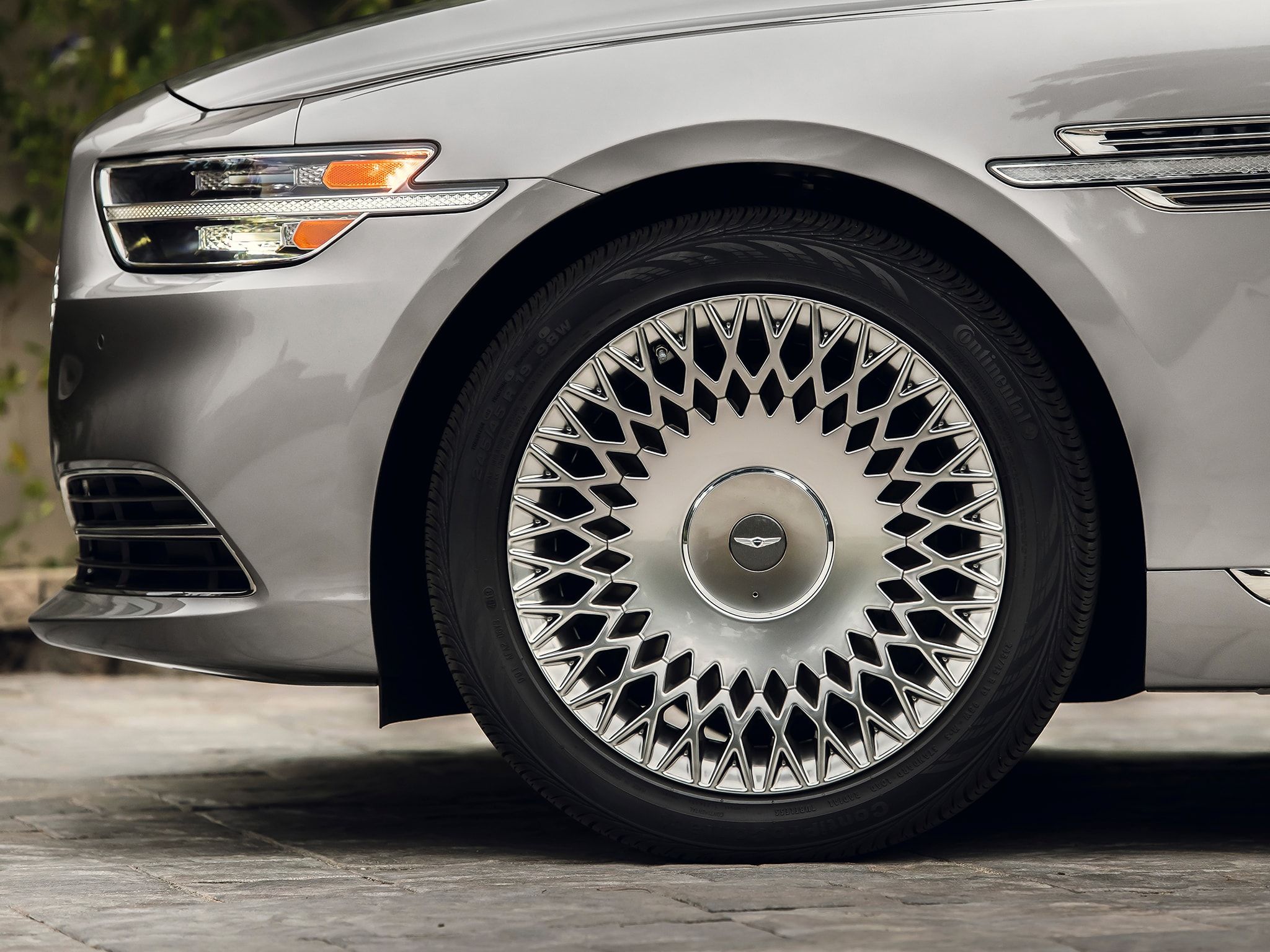 Explore the 2022 Genesis G90 | Luxury Full-Size Sedan